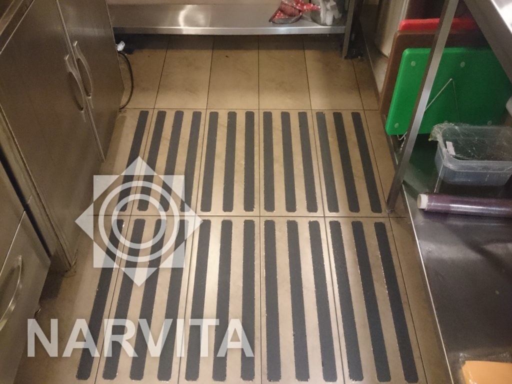 Juosta nuo slydimo, šiurkšti | Narvita